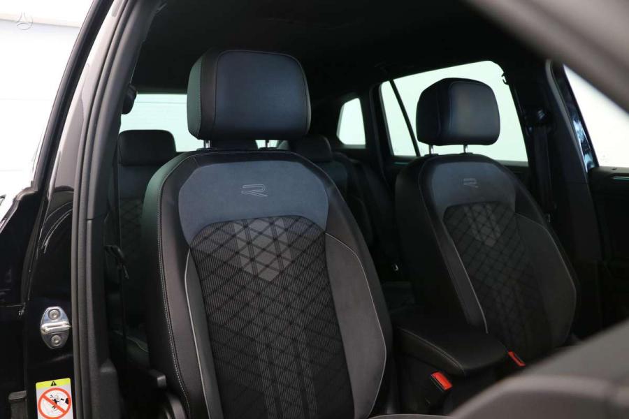 Black Volkswagen Tiguan 2022 in Vilnius, with an engine capacity of 1.40 L and mileage of 168 thousand km for 21390 €, photo 13 on AUTOMOTO.COM.LV