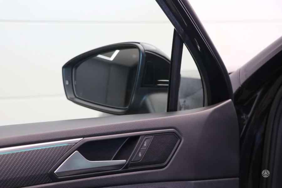 Black Volkswagen Tiguan 2022 in Vilnius, with an engine capacity of 1.40 L and mileage of 168 thousand km for 21390 €, photo 17 on AUTOMOTO.COM.LV