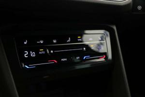 Black Volkswagen Tiguan 2022 in Vilnius, with an engine capacity of 1.40 L and mileage of 168 thousand km for 21390 €, photo 30 on AUTOMOTO.COM.LV