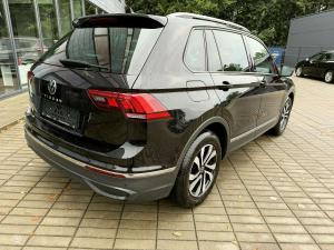 Black Volkswagen Tiguan 2022 in Kaunas, with an engine capacity of 1.50 L and mileage of 210 thousand km for 18500 €, photo 4 on AUTOMOTO.COM.LV