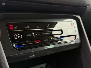 Black Volkswagen Tiguan 2022 in Kaunas, with an engine capacity of 1.50 L and mileage of 210 thousand km for 18500 €, photo 12 on AUTOMOTO.COM.LV