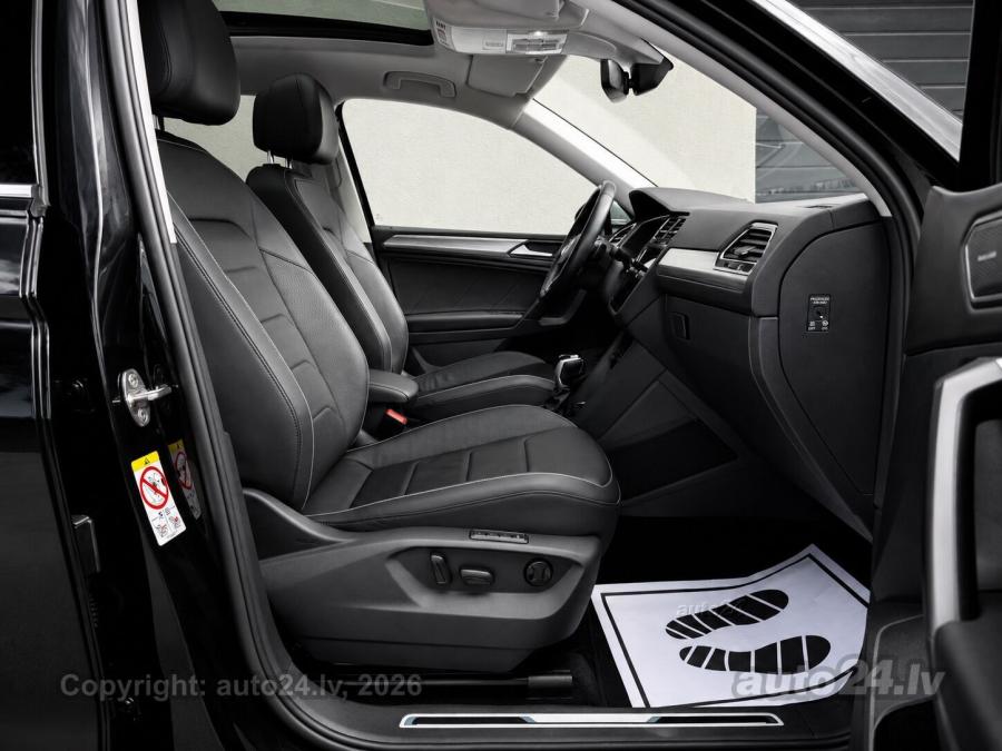 Melns Volkswagen Tiguan 2022 Pērnava, ar dzinēja tilpumu 2.00 L un nobraukumu 91 tūkst. km par 32990 €, foto 13 vietnē AUTOMOTO.COM.LV