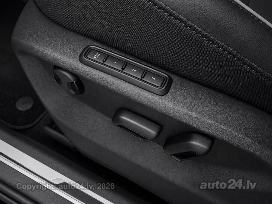Melns Volkswagen Tiguan 2022 Pērnava, ar dzinēja tilpumu 2.00 L un nobraukumu 91 tūkst. km par 32990 €, foto 28 vietnē AUTOMOTO.COM.LV