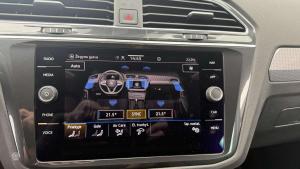 Black Volkswagen Tiguan 2022 in Vilnius, with an engine capacity of 1.40 L and mileage of 119 thousand km for 21990 €, photo 22 on AUTOMOTO.COM.LV
