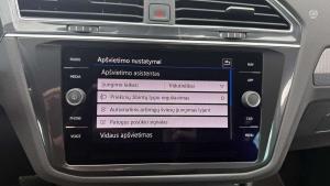 Black Volkswagen Tiguan 2022 in Vilnius, with an engine capacity of 1.40 L and mileage of 119 thousand km for 21990 €, photo 27 on AUTOMOTO.COM.LV
