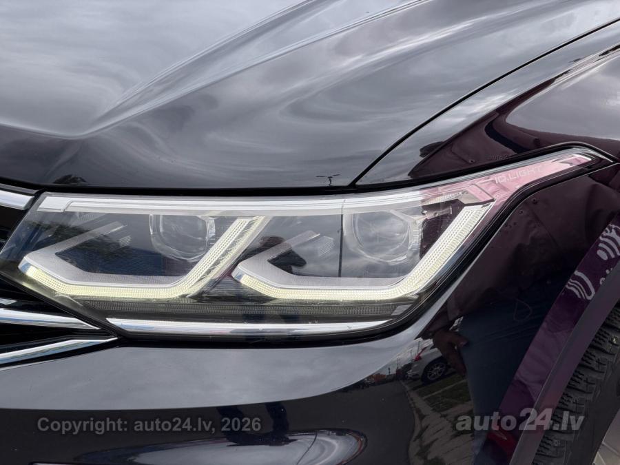 Black Volkswagen Tiguan 2022 in Tallinn, with an engine capacity of 2.00 L and mileage of 72 thousand km for 26500 €, photo 17 on AUTOMOTO.COM.LV