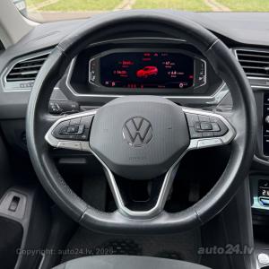 Black Volkswagen Tiguan 2022 in Tallinn, with an engine capacity of 2.00 L and mileage of 72 thousand km for 26500 €, photo 20 on AUTOMOTO.COM.LV