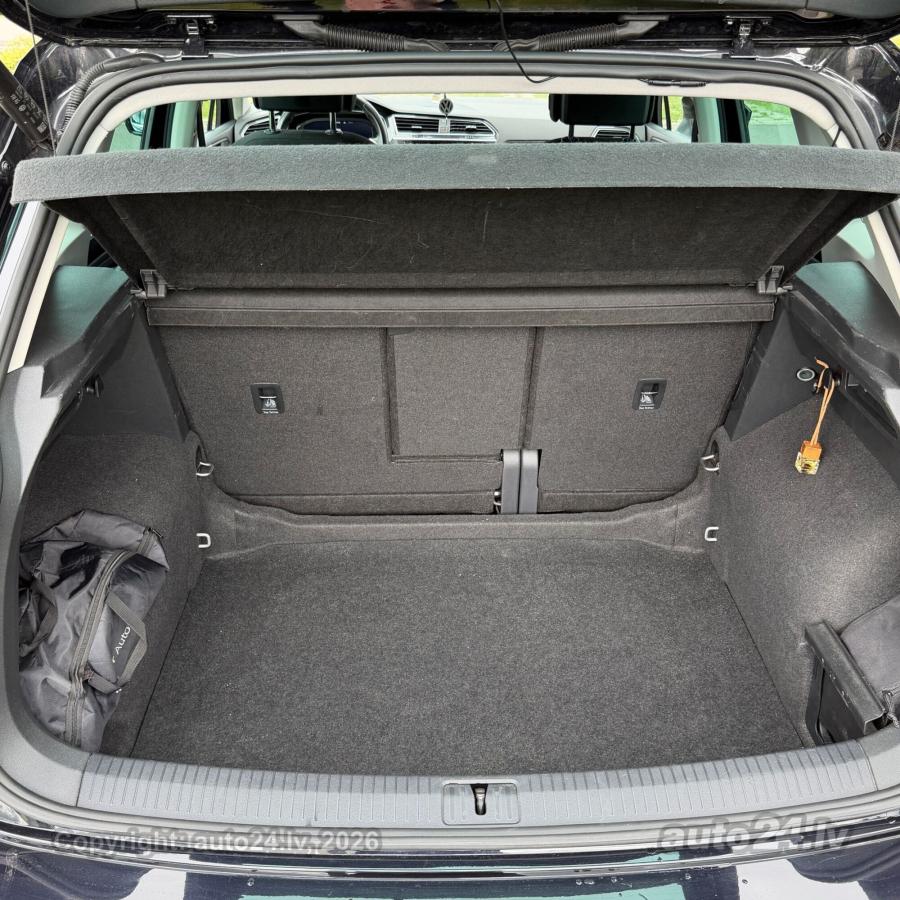 Black Volkswagen Tiguan 2022 in Tallinn, with an engine capacity of 2.00 L and mileage of 72 thousand km for 26500 €, photo 22 on AUTOMOTO.COM.LV