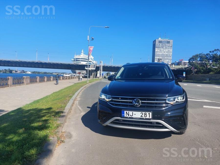 Melns Volkswagen Tiguan 2022 Rīga, ar dzinēja tilpumu 2.00 L un nobraukumu 23 tūkst. km par 29800 €, foto 3 vietnē AUTOMOTO.COM.LV