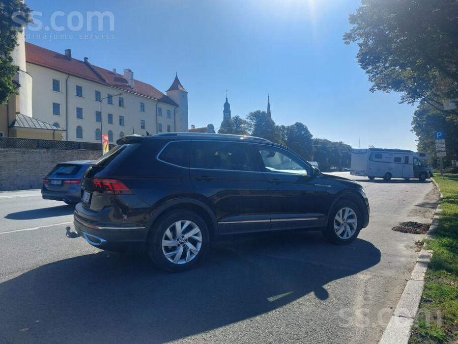 Melns Volkswagen Tiguan 2022 Rīga, ar dzinēja tilpumu 2.00 L un nobraukumu 23 tūkst. km par 29800 €, foto 4 vietnē AUTOMOTO.COM.LV