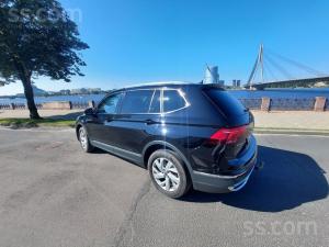 Melns Volkswagen Tiguan 2022 Rīga, ar dzinēja tilpumu 2.00 L un nobraukumu 23 tūkst. km par 29800 €, foto 6 vietnē AUTOMOTO.COM.LV