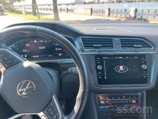 Melns Volkswagen Tiguan 2022 Rīga, ar dzinēja tilpumu 2.00 L un nobraukumu 23 tūkst. km par 29800 €, foto 10 vietnē AUTOMOTO.COM.LV