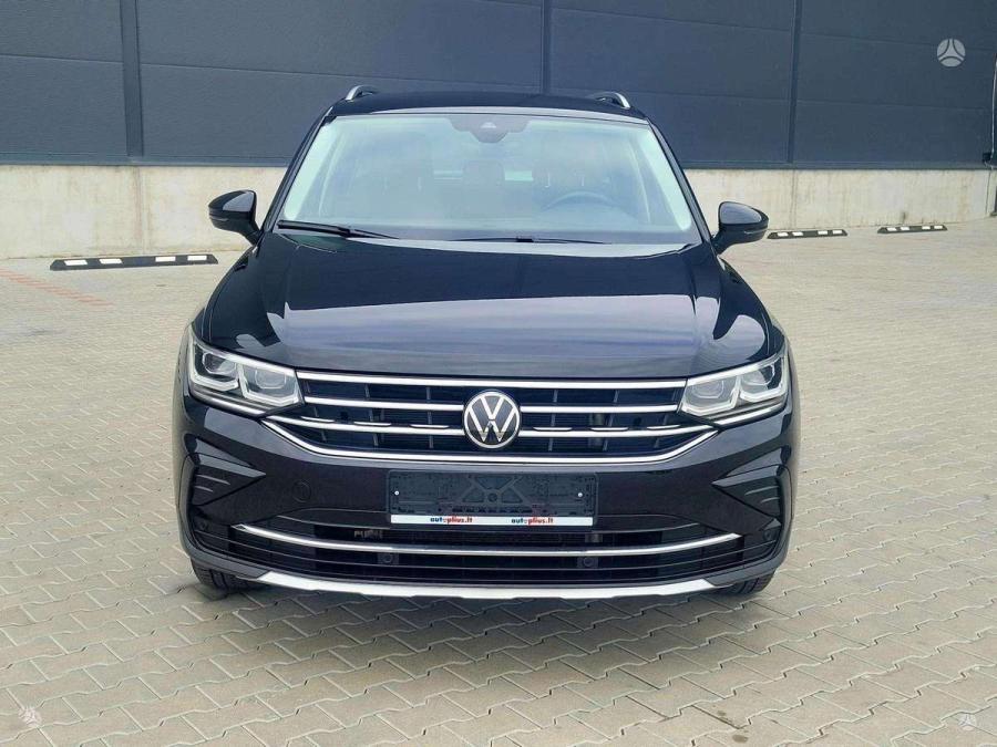 Melns Volkswagen Tiguan 2022 Šauļi, ar dzinēja tilpumu 1.40 L un nobraukumu 93 tūkst. km par 22500 €, foto 1 vietnē AUTOMOTO.COM.LV