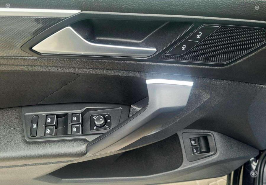 Melns Volkswagen Tiguan 2022 Šauļi, ar dzinēja tilpumu 1.40 L un nobraukumu 93 tūkst. km par 22500 €, foto 13 vietnē AUTOMOTO.COM.LV