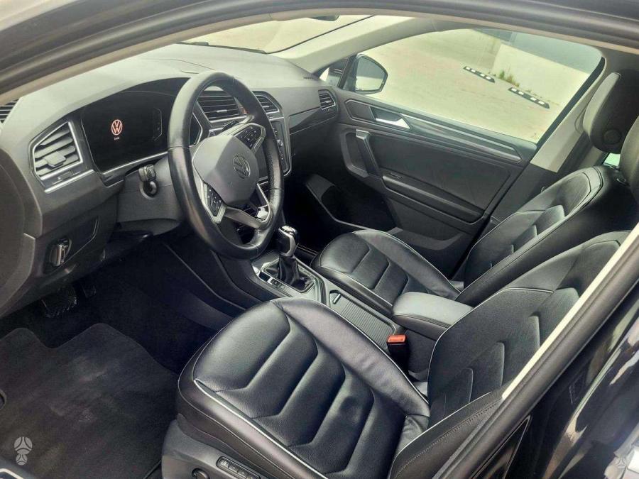 Melns Volkswagen Tiguan 2022 Šauļi, ar dzinēja tilpumu 1.40 L un nobraukumu 93 tūkst. km par 22500 €, foto 16 vietnē AUTOMOTO.COM.LV