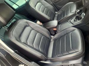 Melns Volkswagen Tiguan 2022 Šauļi, ar dzinēja tilpumu 1.40 L un nobraukumu 93 tūkst. km par 22500 €, foto 19 vietnē AUTOMOTO.COM.LV
