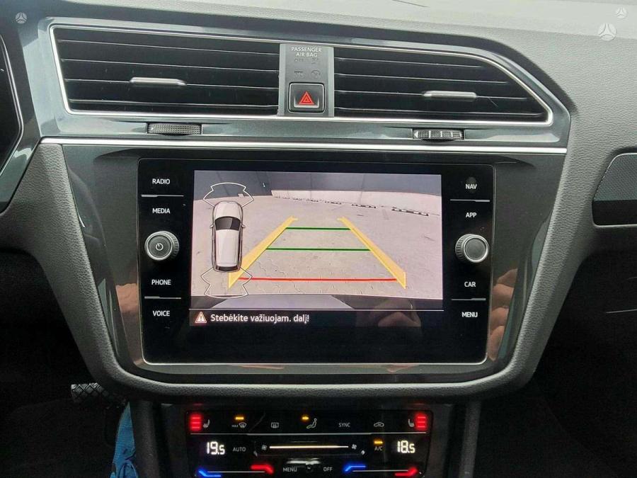 Melns Volkswagen Tiguan 2022 Šauļi, ar dzinēja tilpumu 1.40 L un nobraukumu 93 tūkst. km par 22500 €, foto 26 vietnē AUTOMOTO.COM.LV