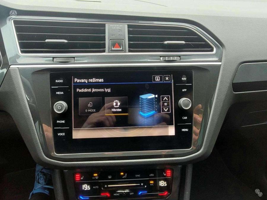 Melns Volkswagen Tiguan 2022 Šauļi, ar dzinēja tilpumu 1.40 L un nobraukumu 93 tūkst. km par 22500 €, foto 27 vietnē AUTOMOTO.COM.LV
