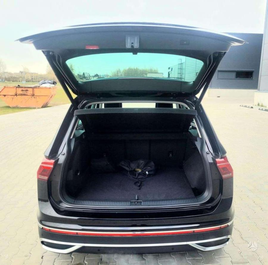 Melns Volkswagen Tiguan 2022 Šauļi, ar dzinēja tilpumu 1.40 L un nobraukumu 93 tūkst. km par 22500 €, foto 29 vietnē AUTOMOTO.COM.LV