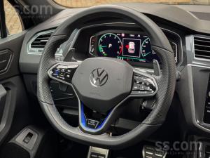 Melns Volkswagen Tiguan 2023 Rīga, ar dzinēja tilpumu 2.00 L un nobraukumu 44 tūkst. km par 36600 €, foto 15 vietnē AUTOMOTO.COM.LV
