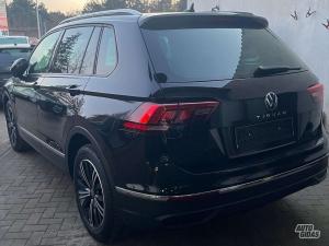 Melns Volkswagen Tiguan 2023 Kauņa, ar dzinēja tilpumu 0.00 L un nobraukumu 90 tūkst. km par 24562 €, foto 5 vietnē AUTOMOTO.COM.LV
