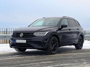 Black Volkswagen Tiguan 2023 in Vilnius, with an engine capacity of 2.00 L and mileage of 15 thousand km for 24400 €, photo 3 on AUTOMOTO.COM.LV
