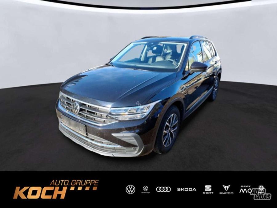 Melns Volkswagen Tiguan 2023 Kauņa, ar dzinēja tilpumu 1.50 L un nobraukumu 46 tūkst. km par 32622 €, foto 1 vietnē AUTOMOTO.COM.LV