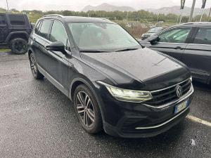 Black Volkswagen Tiguan 2023 in Vilnius, with an engine capacity of 2.00 L and mileage of 160 thousand km for 17900 €, photo  on AUTOMOTO.COM.LV