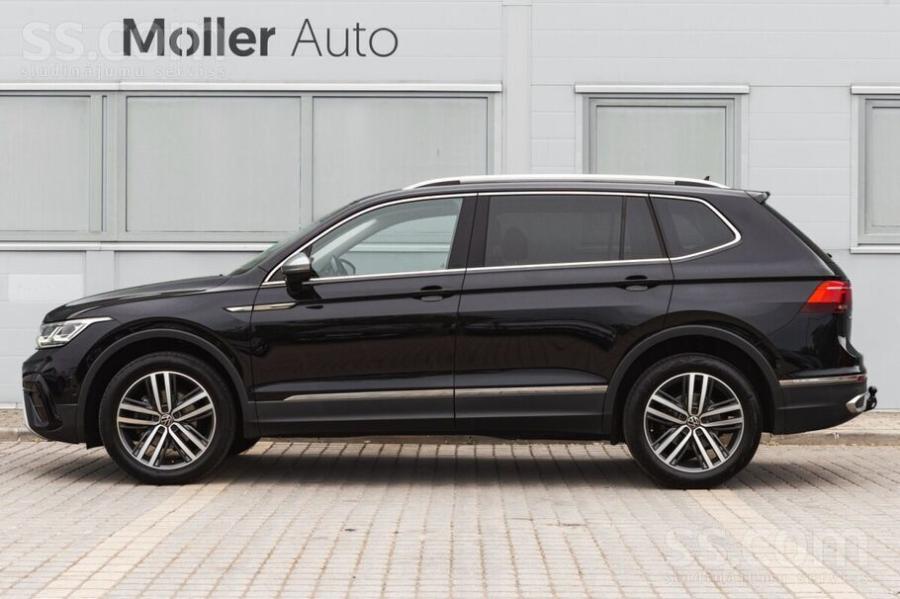 Black Volkswagen Tiguan 2023 in Ventspils, with an engine capacity of 2.00 L and mileage of 159 thousand km for 24750 €, photo 3 on AUTOMOTO.COM.LV