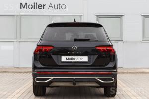 Black Volkswagen Tiguan 2023 in Ventspils, with an engine capacity of 2.00 L and mileage of 159 thousand km for 24750 €, photo 5 on AUTOMOTO.COM.LV