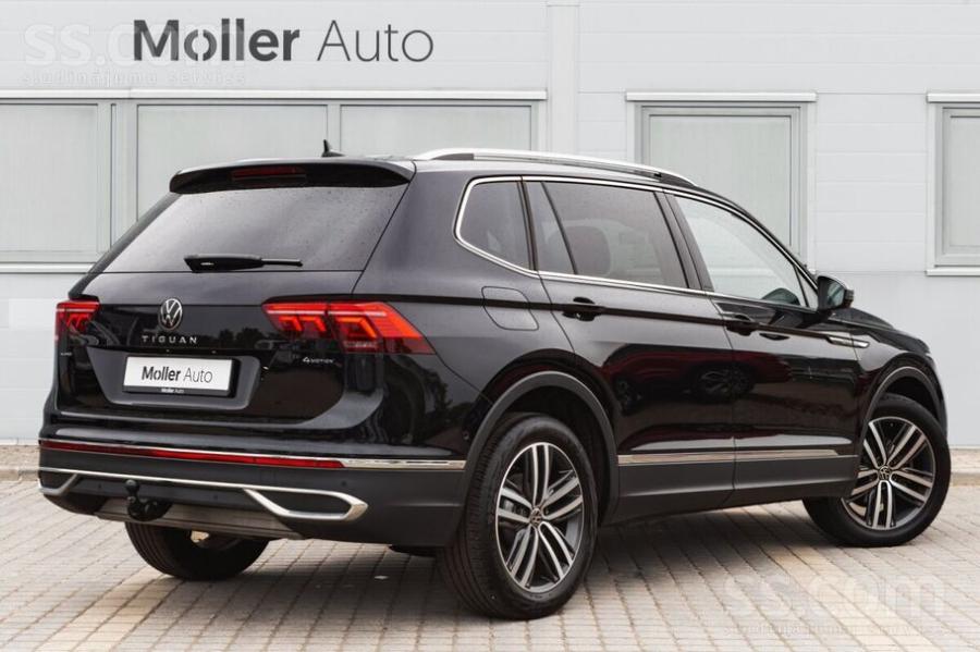 Black Volkswagen Tiguan 2023 in Ventspils, with an engine capacity of 2.00 L and mileage of 159 thousand km for 24750 €, photo 6 on AUTOMOTO.COM.LV