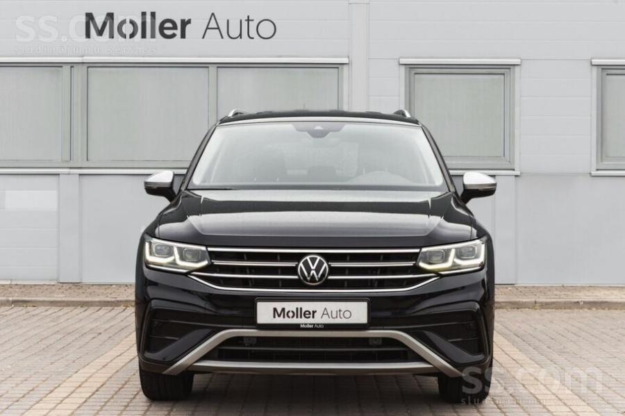 Black Volkswagen Tiguan 2023 in Ventspils, with an engine capacity of 2.00 L and mileage of 159 thousand km for 24750 €, photo 9 on AUTOMOTO.COM.LV