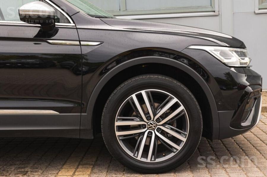 Black Volkswagen Tiguan 2023 in Ventspils, with an engine capacity of 2.00 L and mileage of 159 thousand km for 24750 €, photo 10 on AUTOMOTO.COM.LV