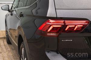 Black Volkswagen Tiguan 2023 in Ventspils, with an engine capacity of 2.00 L and mileage of 159 thousand km for 24750 €, photo 13 on AUTOMOTO.COM.LV
