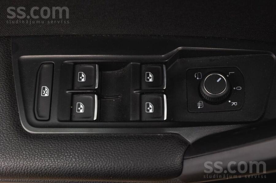 Black Volkswagen Tiguan 2023 in Ventspils, with an engine capacity of 2.00 L and mileage of 159 thousand km for 24750 €, photo 29 on AUTOMOTO.COM.LV