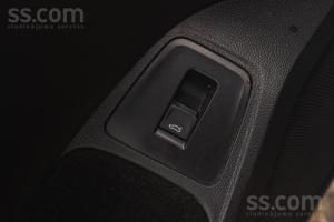 Black Volkswagen Tiguan 2023 in Ventspils, with an engine capacity of 2.00 L and mileage of 159 thousand km for 24750 €, photo 30 on AUTOMOTO.COM.LV
