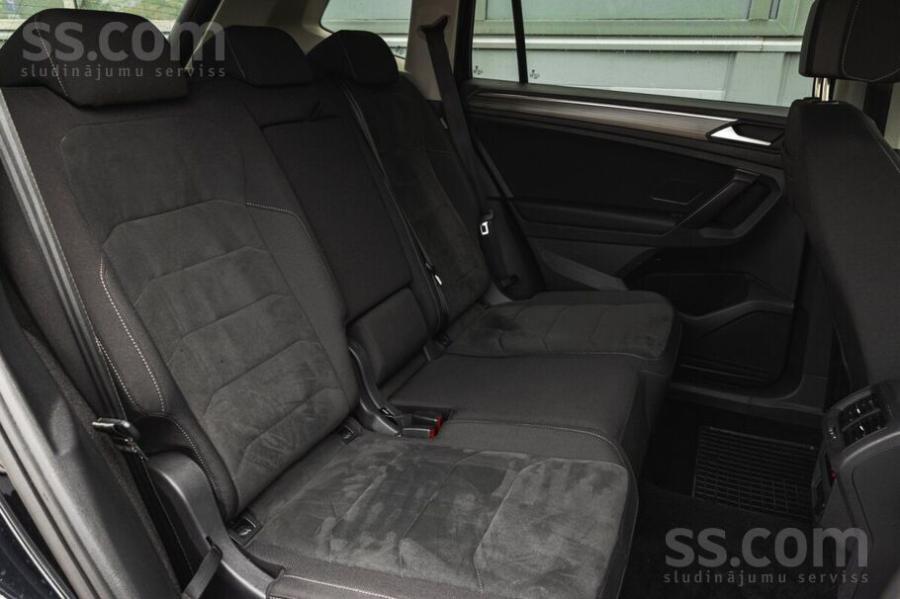 Black Volkswagen Tiguan 2023 in Ventspils, with an engine capacity of 2.00 L and mileage of 159 thousand km for 24750 €, photo 32 on AUTOMOTO.COM.LV
