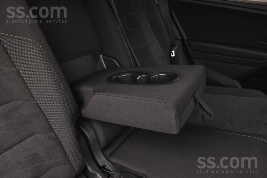Black Volkswagen Tiguan 2023 in Ventspils, with an engine capacity of 2.00 L and mileage of 159 thousand km for 24750 €, photo 33 on AUTOMOTO.COM.LV