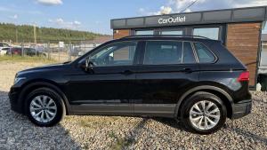 Black Volkswagen Tiguan 2023 in Vilnius, with an engine capacity of 1.50 L and mileage of 152 thousand km for 20449 €, photo 4 on AUTOMOTO.COM.LV