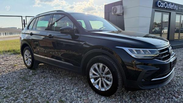 Melns Volkswagen Tiguan 2023 Viļņa, ar dzinēja tilpumu 1.50 L un nobraukumu 152 tūkst. km par 20449 €, foto 8 vietnē AUTOMOTO.COM.LV