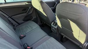 Black Volkswagen Tiguan 2023 in Vilnius, with an engine capacity of 1.50 L and mileage of 152 thousand km for 20449 €, photo 18 on AUTOMOTO.COM.LV
