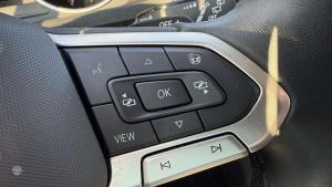 Black Volkswagen Tiguan 2023 in Vilnius, with an engine capacity of 1.50 L and mileage of 152 thousand km for 20449 €, photo 26 on AUTOMOTO.COM.LV