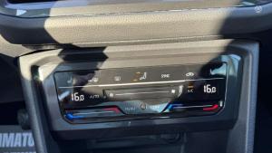 Black Volkswagen Tiguan 2023 in Vilnius, with an engine capacity of 1.50 L and mileage of 152 thousand km for 20449 €, photo 27 on AUTOMOTO.COM.LV