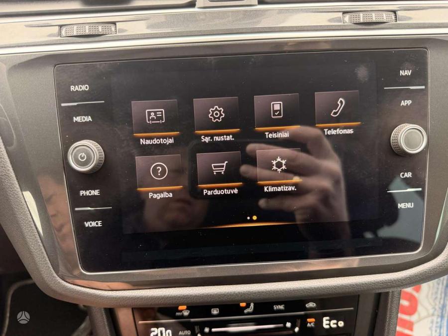 Melns Volkswagen Tiguan 2023 Kauņa, ar dzinēja tilpumu 1.40 L un nobraukumu 45 tūkst. km par 23700 €, foto 25 vietnē AUTOMOTO.COM.LV