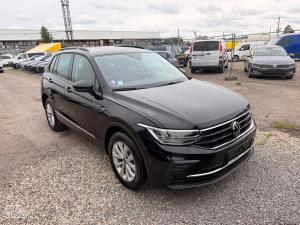 Melns Volkswagen Tiguan 2023 Kauņa, ar dzinēja tilpumu 1.40 L un nobraukumu 45 tūkst. km par 23300 €, foto 6 vietnē AUTOMOTO.COM.LV