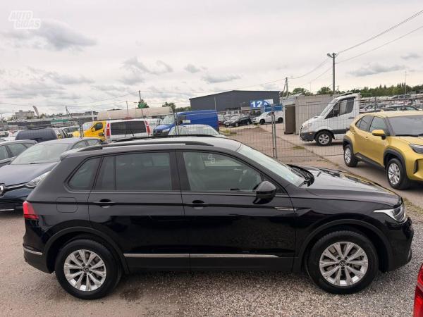 Melns Volkswagen Tiguan 2023 Kauņa, ar dzinēja tilpumu 1.40 L un nobraukumu 45 tūkst. km par 23300 €, foto 10 vietnē AUTOMOTO.COM.LV