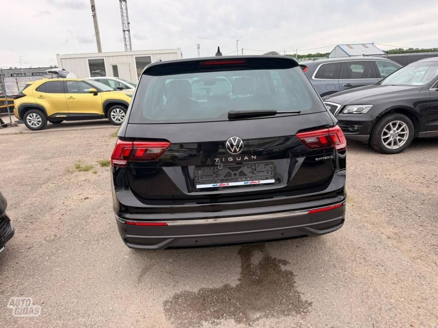 Melns Volkswagen Tiguan 2023 Kauņa, ar dzinēja tilpumu 1.40 L un nobraukumu 45 tūkst. km par 23300 €, foto 25 vietnē AUTOMOTO.COM.LV