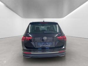 Melns Volkswagen Tiguan 2023 Viļņa, ar dzinēja tilpumu 1.97 L un nobraukumu 171 tūkst. km par 21054 €, foto 6 vietnē AUTOMOTO.COM.LV