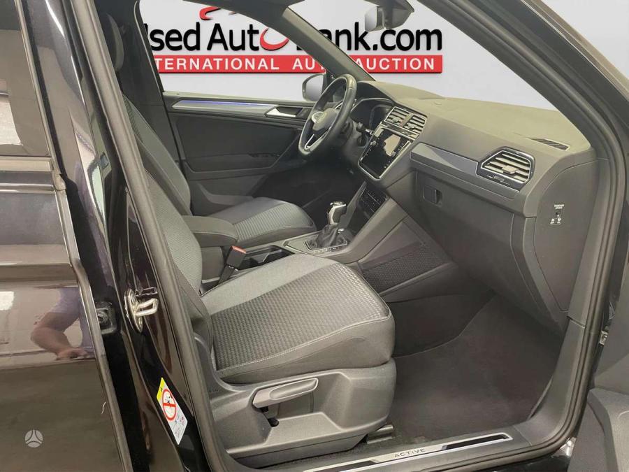 Melns Volkswagen Tiguan 2023 Viļņa, ar dzinēja tilpumu 1.97 L un nobraukumu 171 tūkst. km par 21054 €, foto 13 vietnē AUTOMOTO.COM.LV