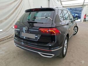 Melns Volkswagen Tiguan 2023 Viļņa, ar dzinēja tilpumu 1.50 L un nobraukumu 55 tūkst. km par 30855 €, foto 3 vietnē AUTOMOTO.COM.LV